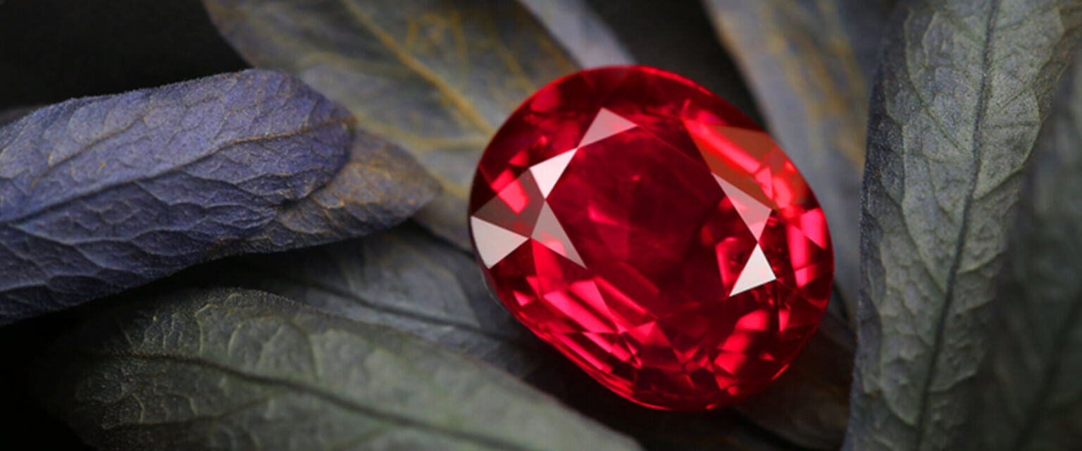 Granato rosso | Pietra preziosa di Gennaio | DAVERIO 1933